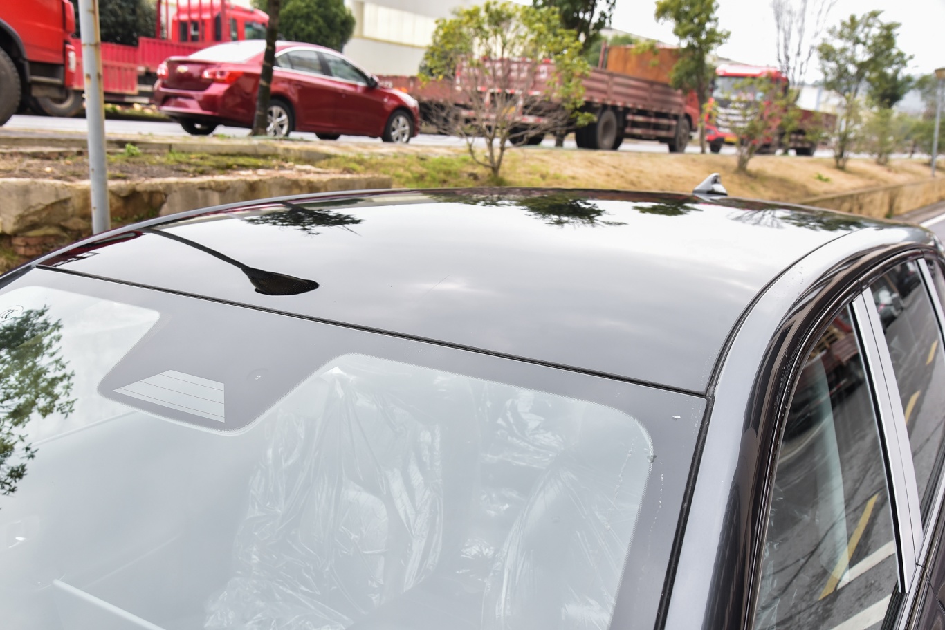 【零跑C10纯电版 530km 530智享版天窗图片-汽车图片大全】-易车