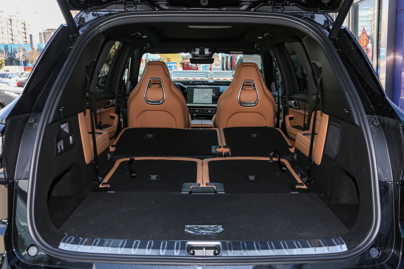 【领克09 EM-PEM-P 2.0T 190km Pro 7座两排全部放倒图片-汽车图片大全】-易车