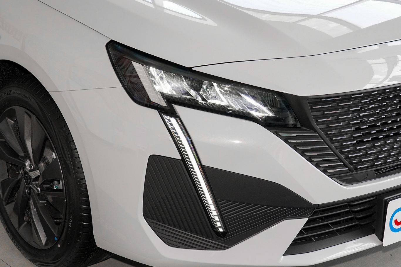 【标致408龘龘款 360THP 罗曼尼版大灯侧45度俯拍图片-汽车图片大全】-易车