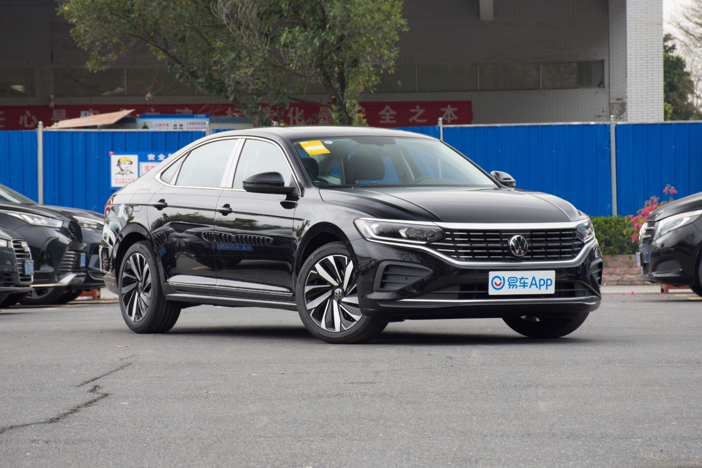 【帕萨特出众款 380TSI 龙腾版侧前45度车头向右水平图片-汽车图片大全】-易车