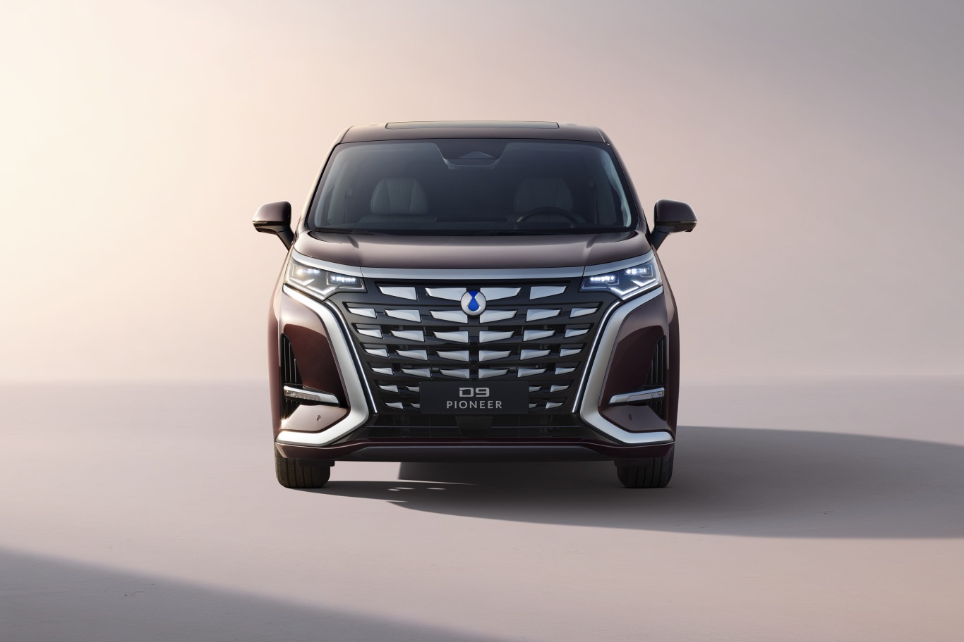 【腾势D9DM-i 1.5T 185km PIONEER 四驱创领型 4座图片-汽车图片大全】-易车