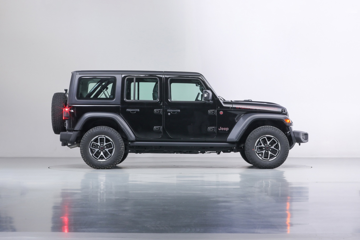 【牧马人2.0T 罗宾汉四门版正侧车头向右水平图片-汽车图片大全】-易车