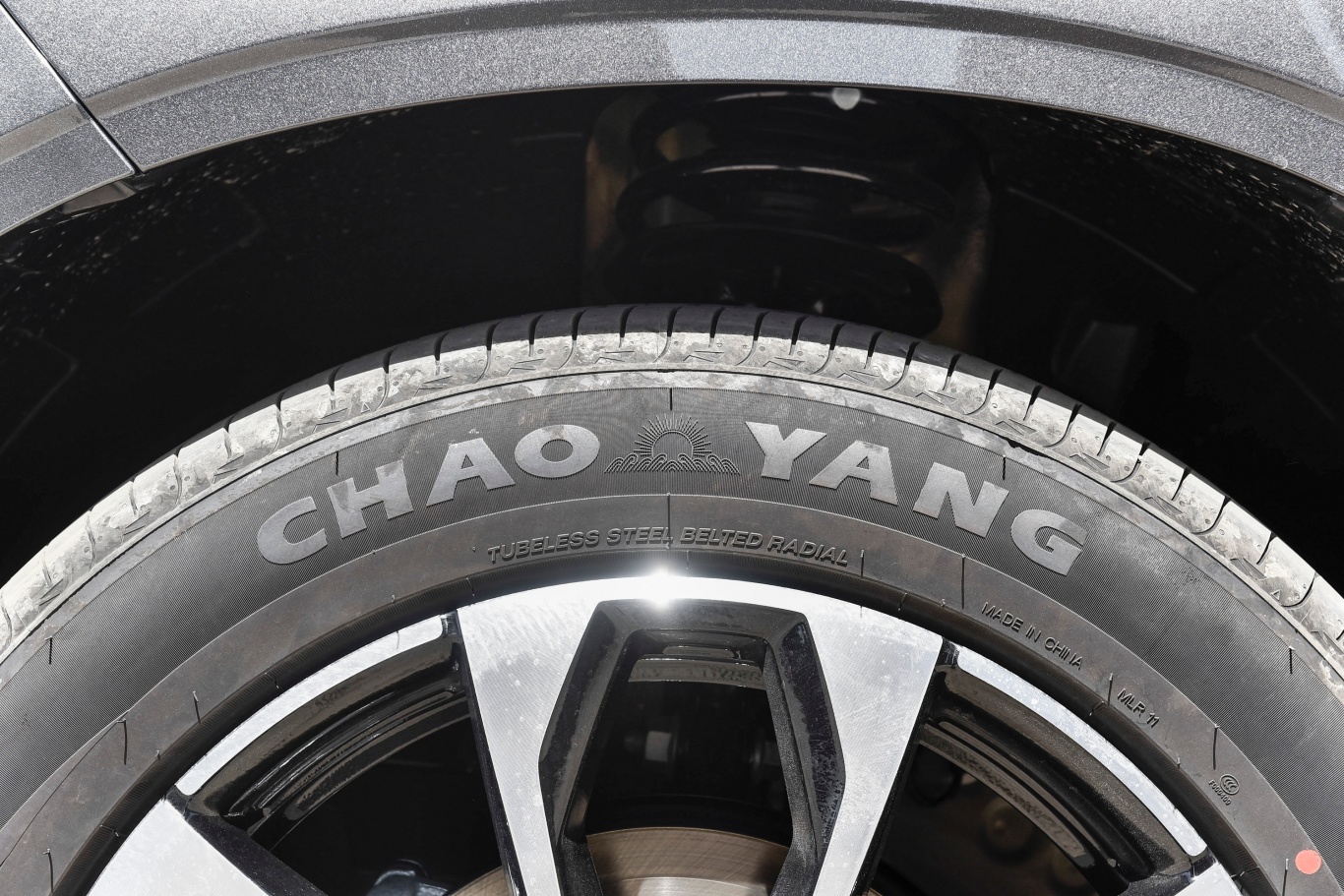 【长安UNI-Z新能源蓝鲸智电iDD 1.5L 125km 超越型动力底盘图片-汽车图片大全】-易车