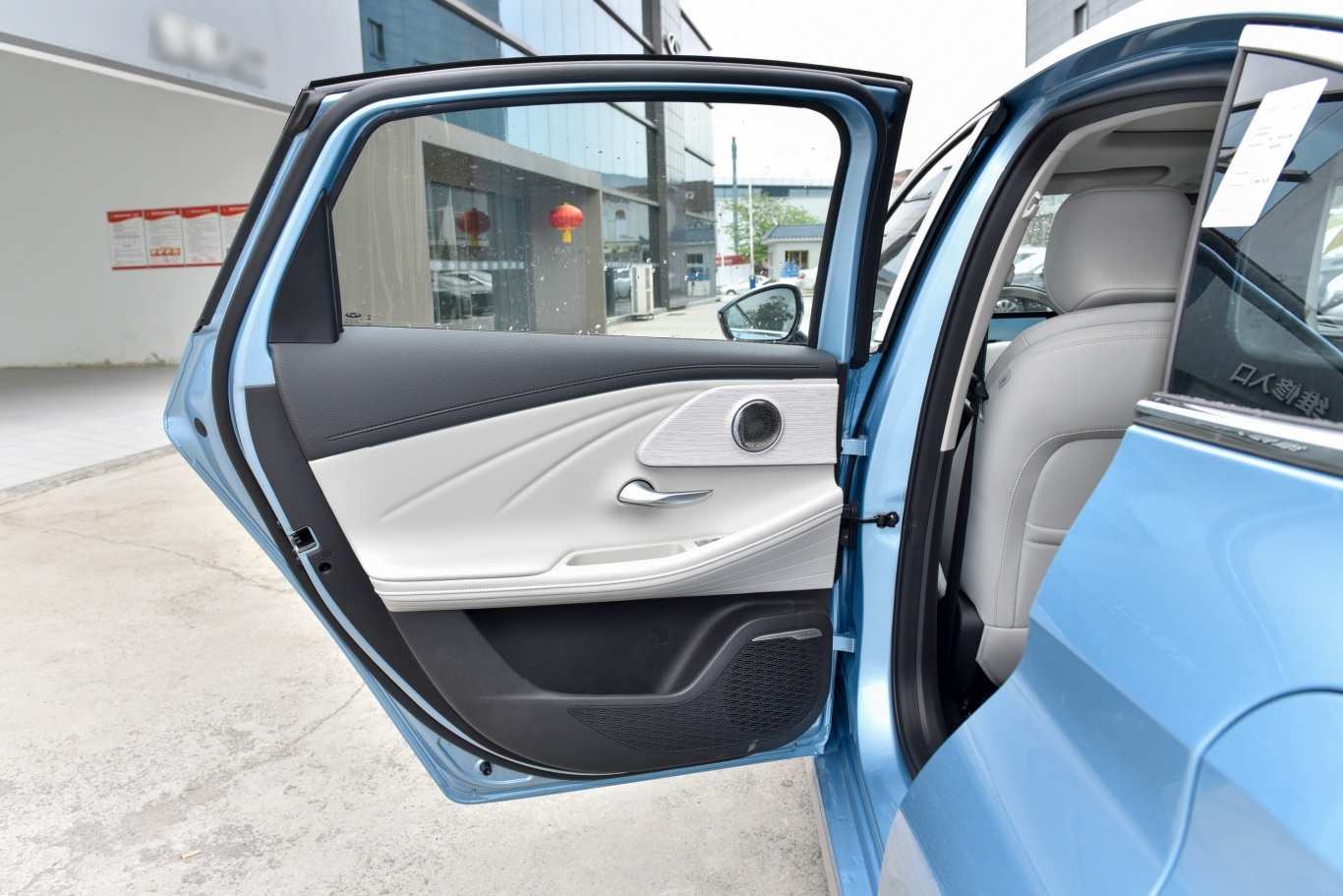 【风云A8远航版 1.5T 127km 豪华型驾驶员侧后车门图片-汽车图片大全】-易车