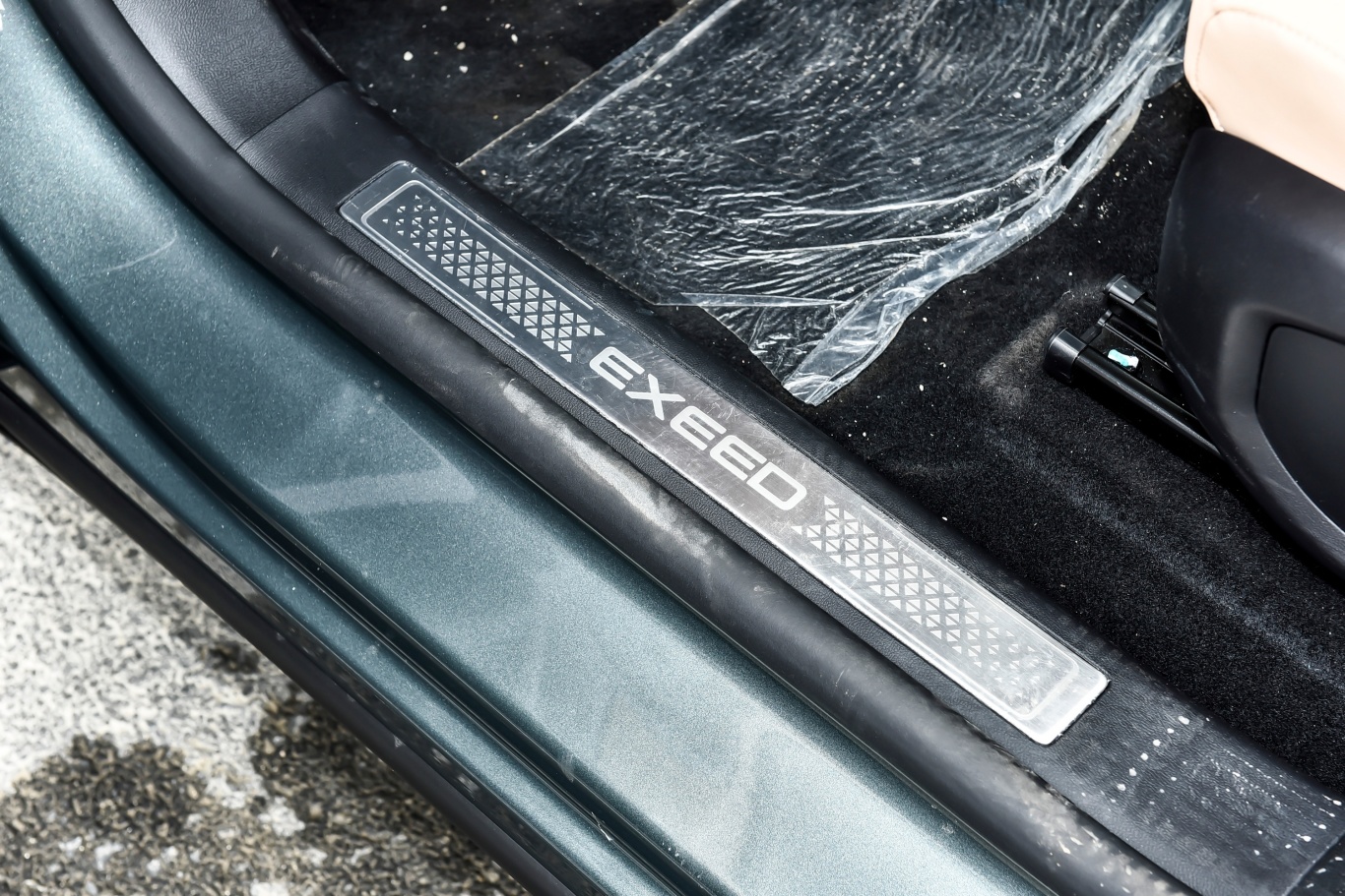 【星纪元 ET纯电版 540km 四驱Pro前排迎宾踏板图片-汽车图片大全】-易车