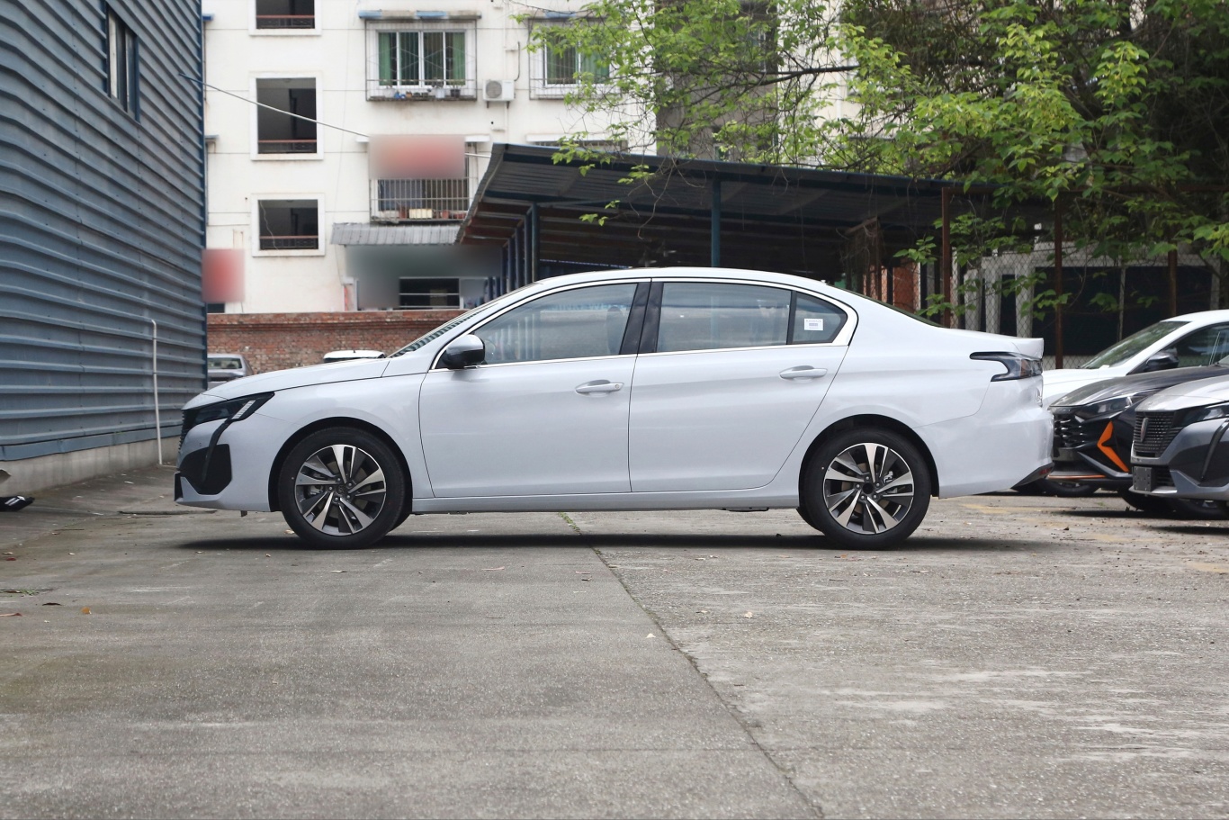 【标致408龘龘款 360THP 拉菲版正侧车头向左水平图片-汽车图片大全】-易车