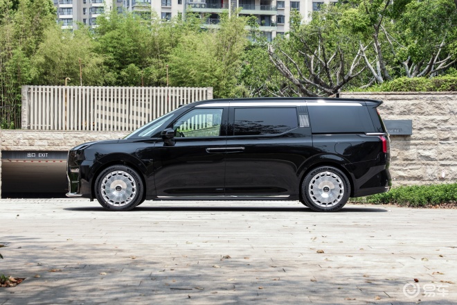 极氪009光辉版将于下周开启正式交付 售78.90万元_汽车产经网