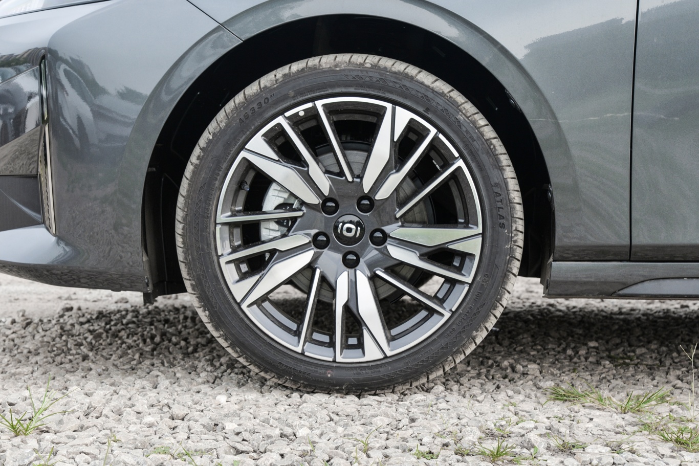 【长安启源A05真香版 1.5L 145km 超越型前轮毂造型图片-汽车图片大全】-易车