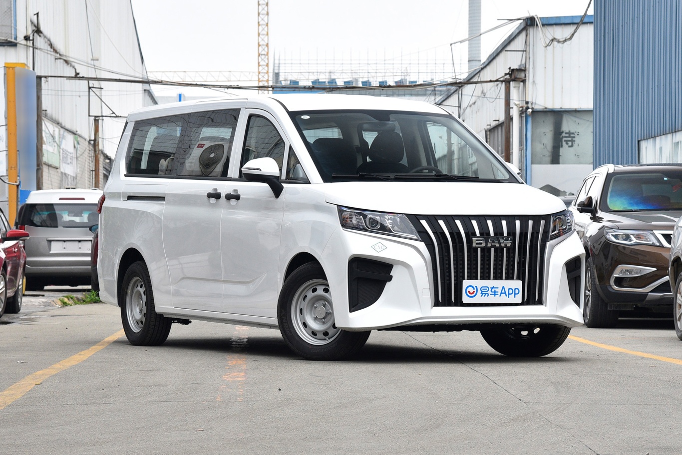 【锐胜王牌M72.0L 手动长轴精英版 9座 CNG侧前45度车头向右水平图片-汽车图片大全】-易车