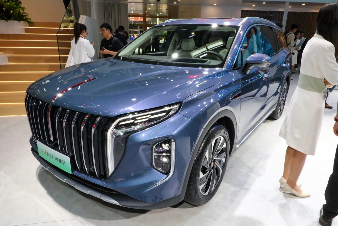 【红旗HS7 PHEV2.0T 100km 四驱旗领版 6座图片-汽车图片大全】-易车