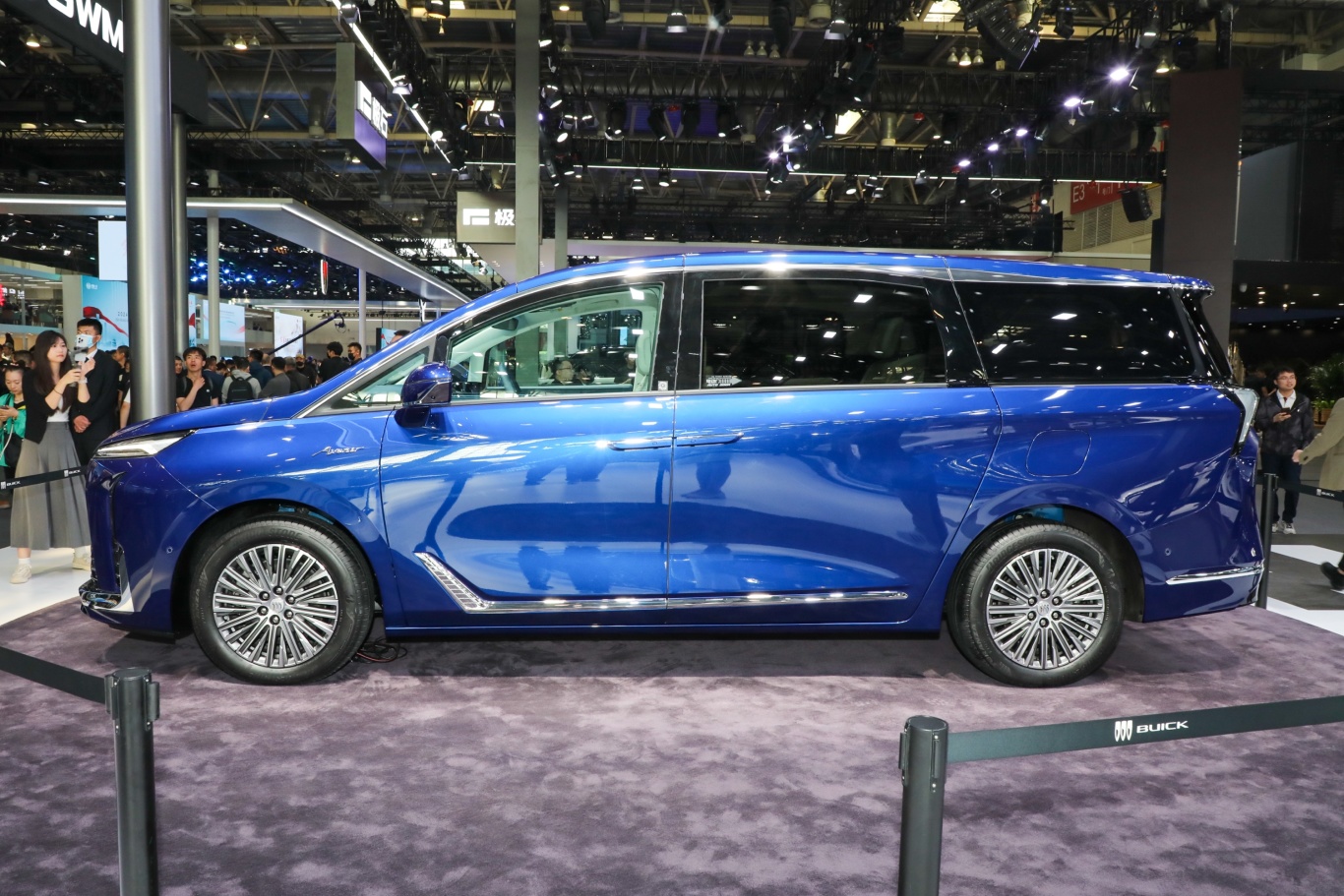 【别克GL8 插电混动陆尊 1.5T 138km 奢享版 6座图片-汽车图片大全】-易车