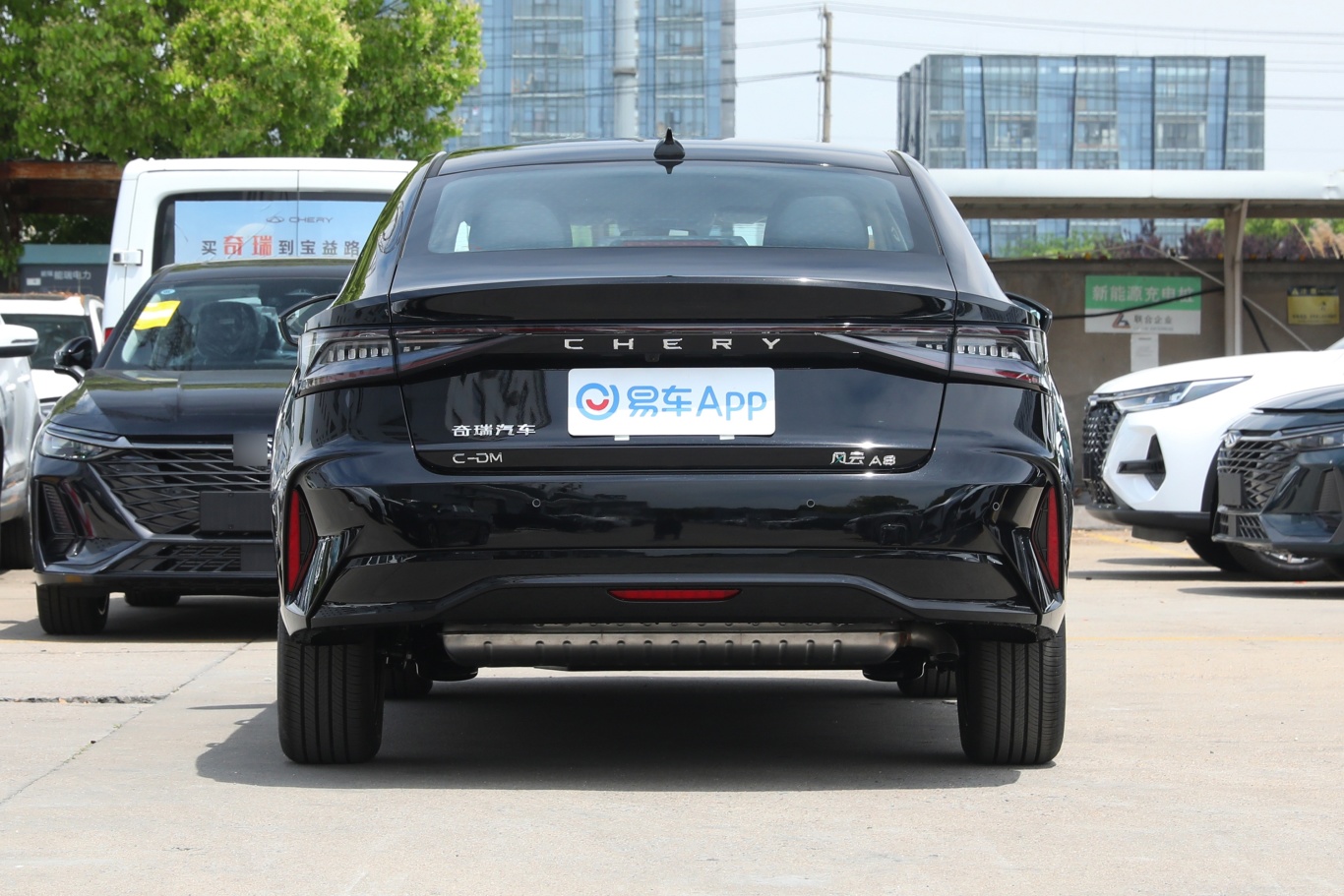 【风云A8远航版 1.5T 127km 标准型正后水平图片-汽车图片大全】-易车