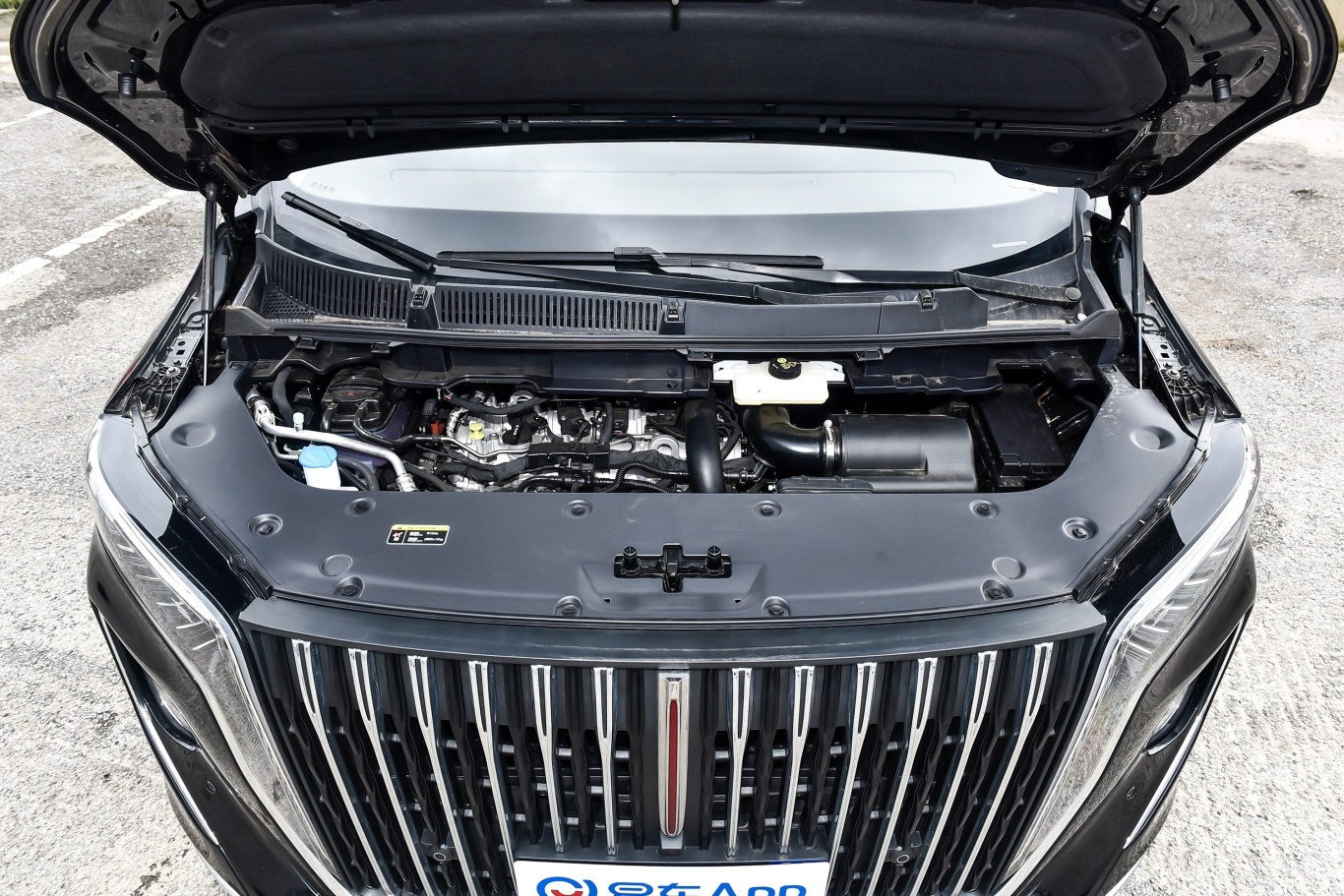 【红旗HQ92.0T 公务版前舱整体图片-汽车图片大全】-易车