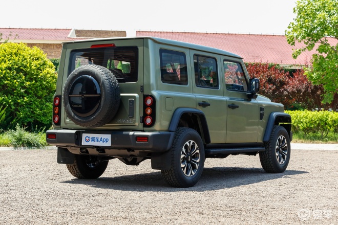 全新212将于8月22日正式上市 搭载2.0T+8AT动力_易车