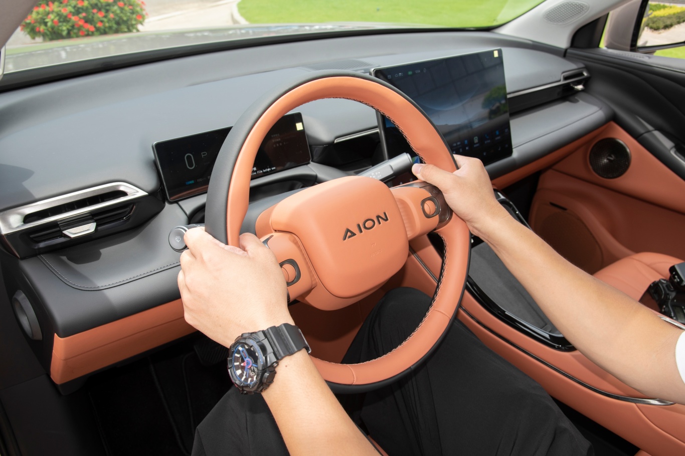 【AION V埃安霸王龙 650km 激光雷达版 75.26kWh主驾驶位图片-汽车图片大全】-易车