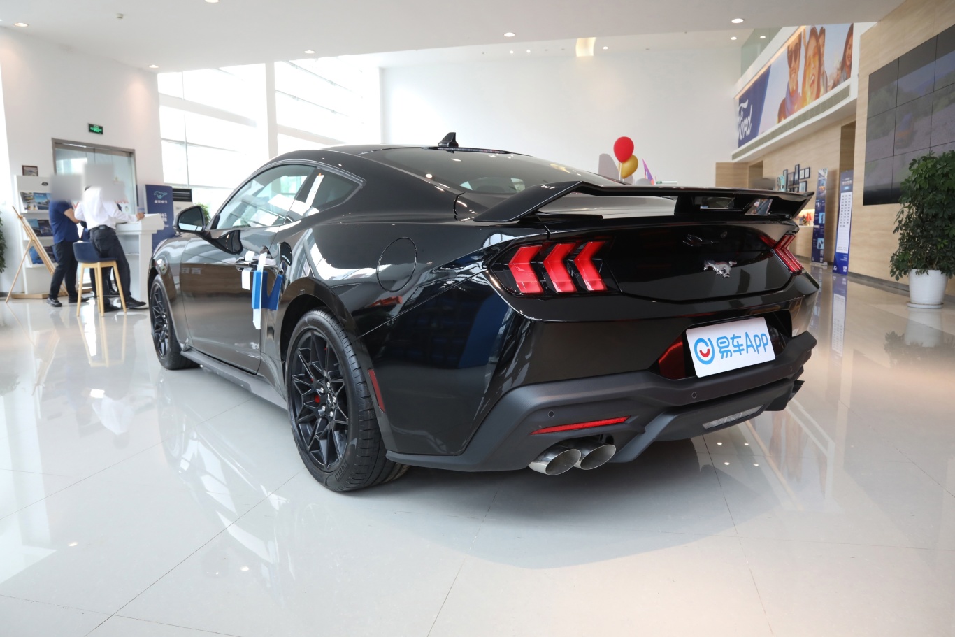 【Mustang2.3T 硬顶性能版侧后45度车头向左水平图片-汽车图片大全】-易车
