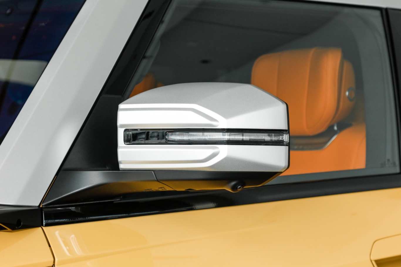 【猛士917增程版 161km 蛟龙战甲主驾驶后视镜背面图片-汽车图片大全】-易车