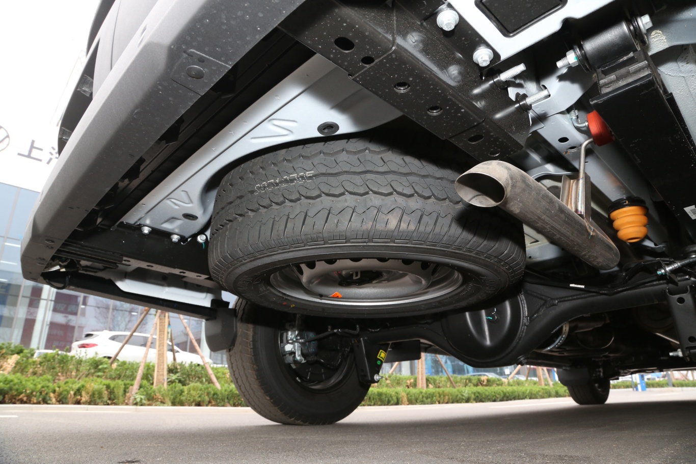 【全顺T82.3T 自动中轴中顶多功能版 6座(2+2+2)备胎图片-汽车图片大全】-易车