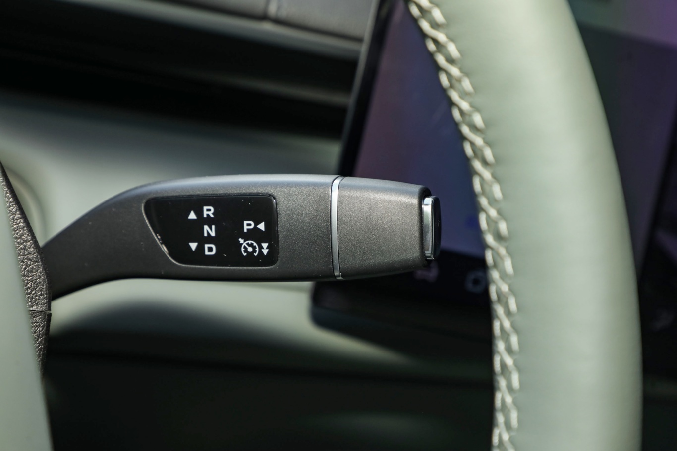 【深蓝S07纯电版 520km 520Max乾崑智驾ADS SE版驻车制动图片-汽车图片大全】-易车