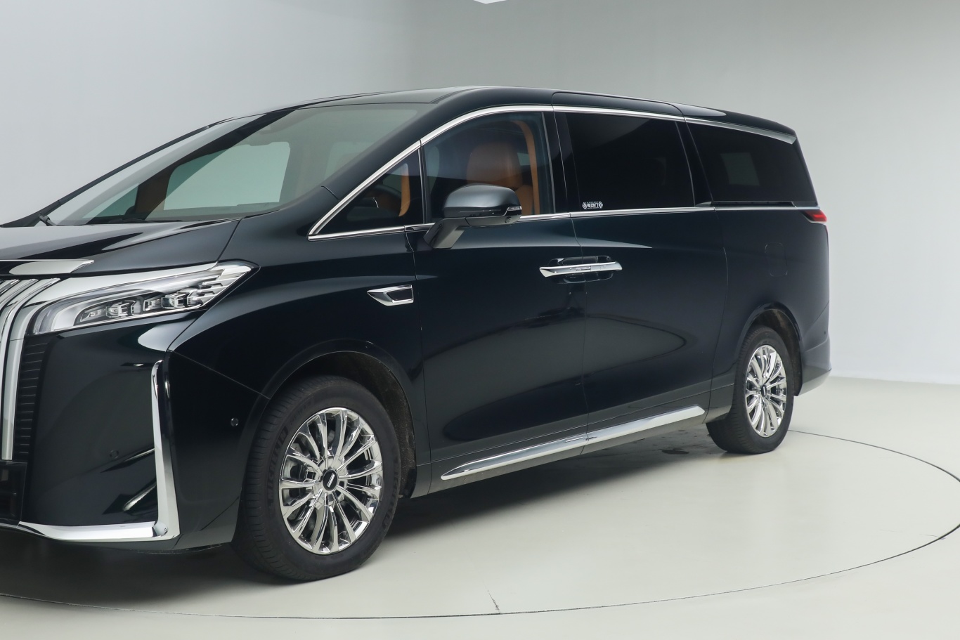 【魏牌高山1.5T 170km 四驱行政加长版 6座外观细节图片-汽车图片大全】-易车