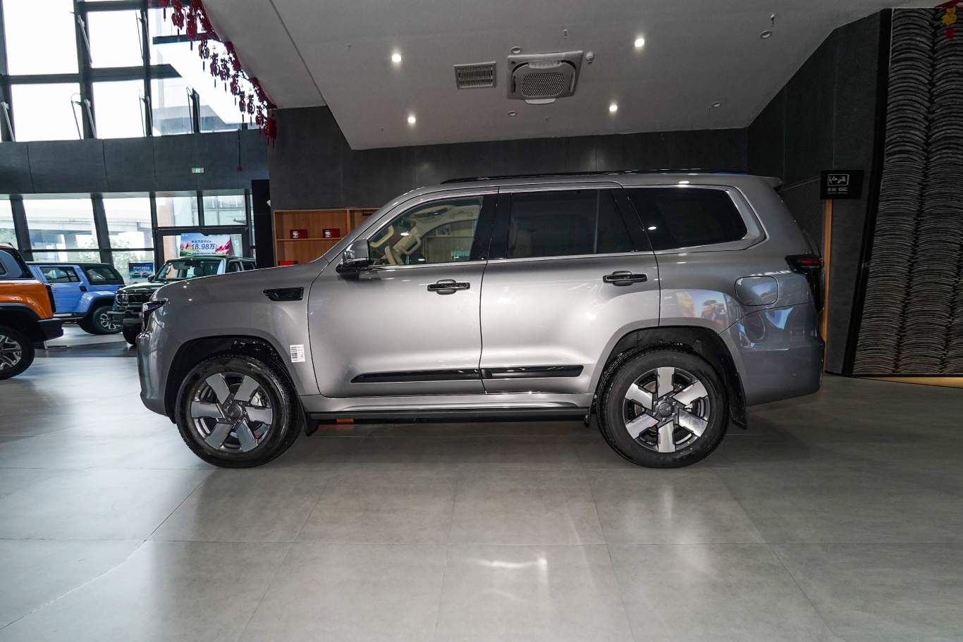 【北京越野BJ60雷霆1.5T 152km 魔核电驱进阶版 5座正侧车头向左水平图片-汽车图片大全】-易车