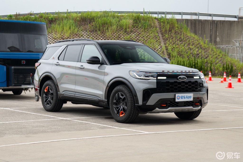 【福特探险者2024款EcoBoost 285 四驱昆仑巅峰版 7座】报价_图片_-参数_易车