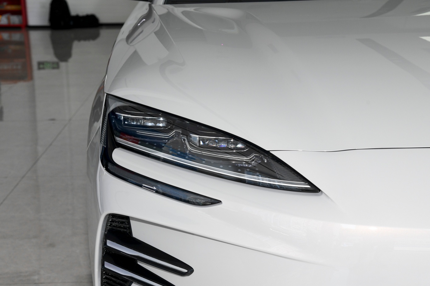 【宋PLUS新能源EV 520km 豪华型外观灯组图片-汽车图片大全】-易车