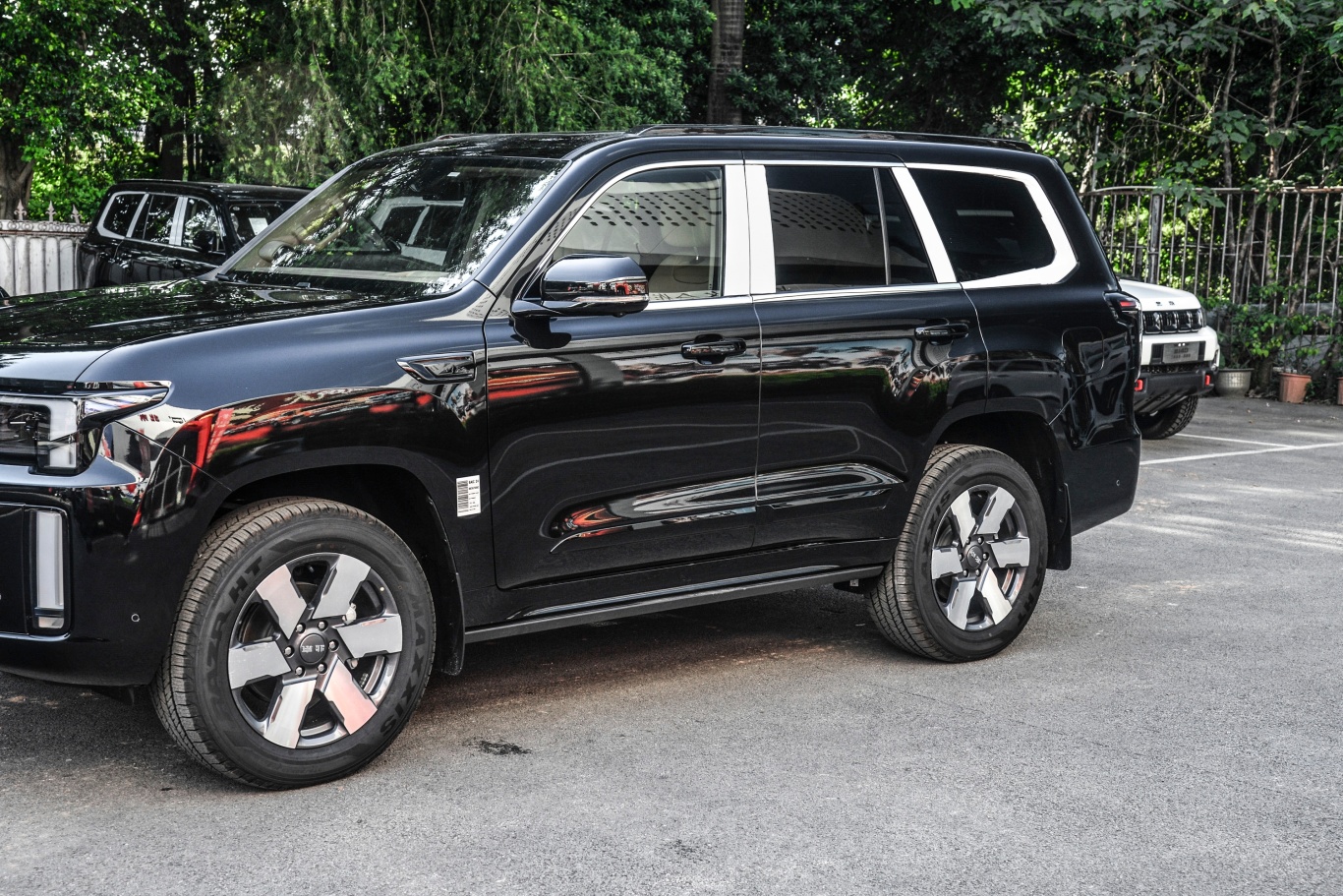 【北京越野BJ60雷霆1.5T 152km 魔核电驱进阶版 5座加油口图片-汽车图片大全】-易车