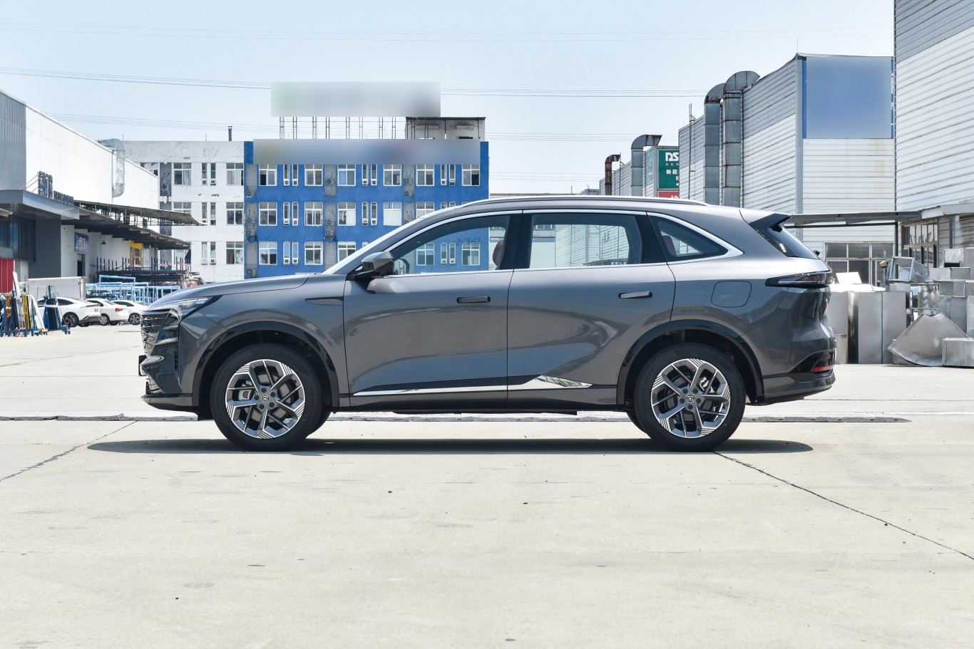 【长安CS75PLUS第四代 1.5T 新蓝鲸智慧尊享型正侧车头向左水平图片-汽车图片大全】-易车