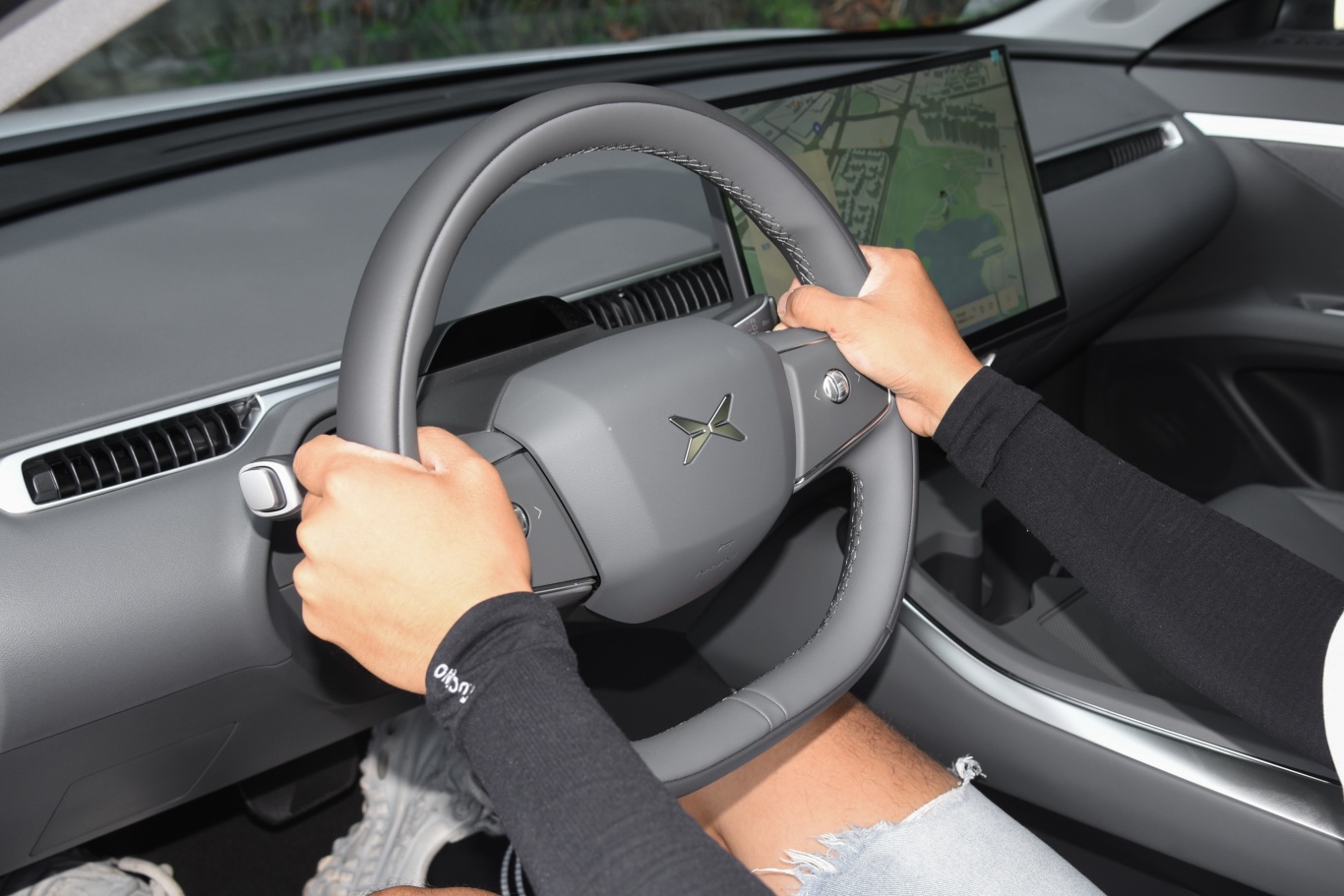 【小鹏MONA M03515km 长续航版主驾驶位图片-汽车图片大全】-易车