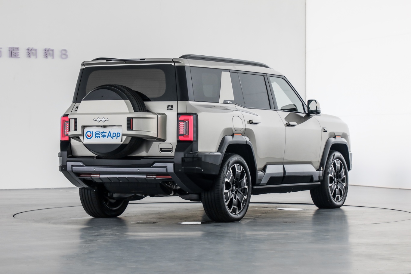 【豹82.0T 智勇旗舰版 6座侧后45度车头向右水平图片-汽车图片大全】-易车