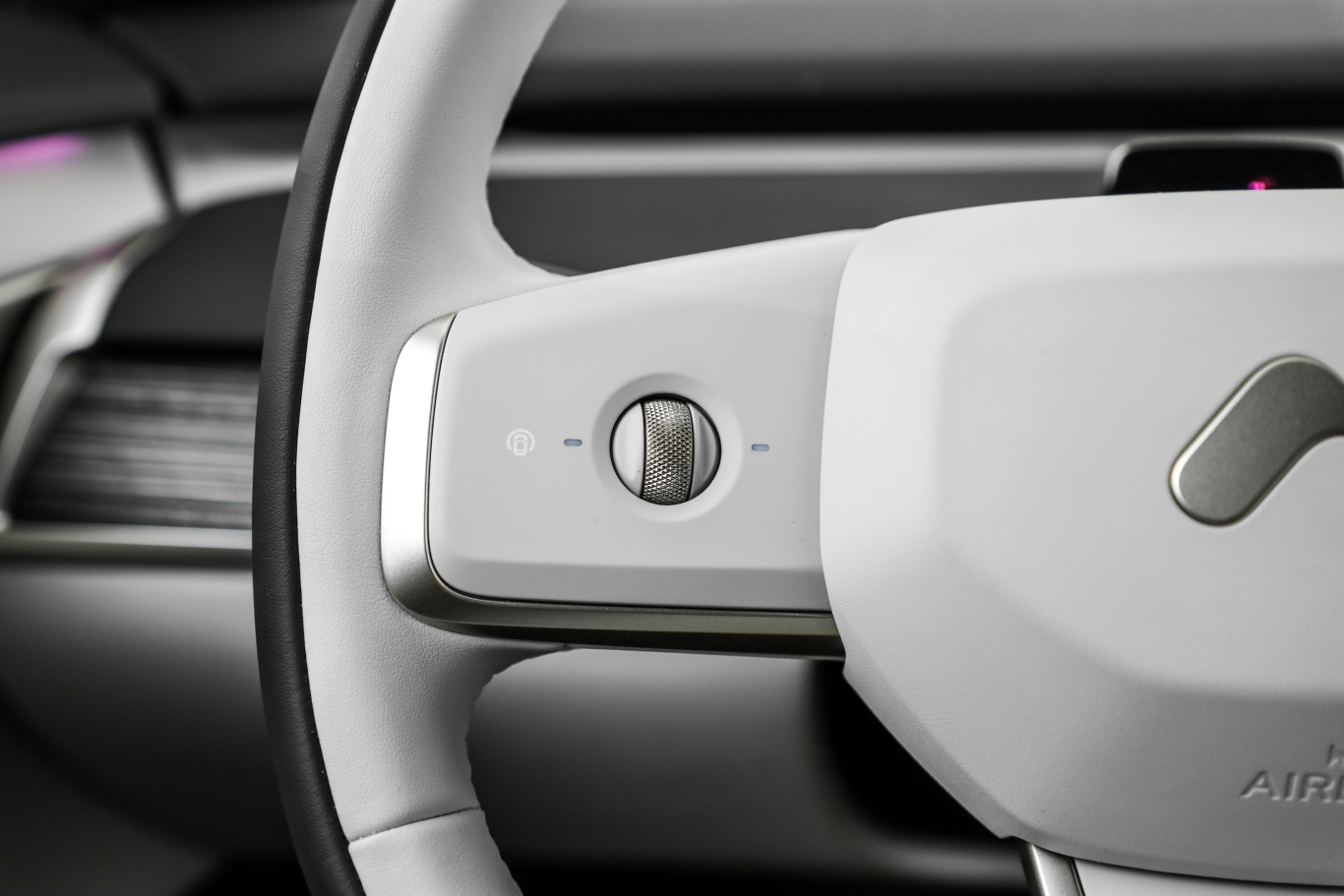 【乐道L60555km 后驱标准续航版左侧方向盘功能按键图片-汽车图片大全】-易车