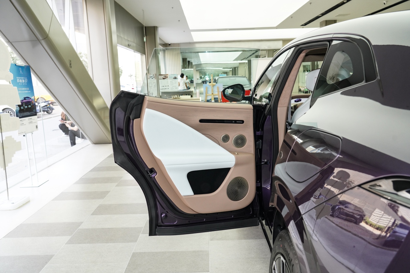 【阿维塔07增程版 230km 后驱Max驾驶员侧后车门图片-汽车图片大全】-易车