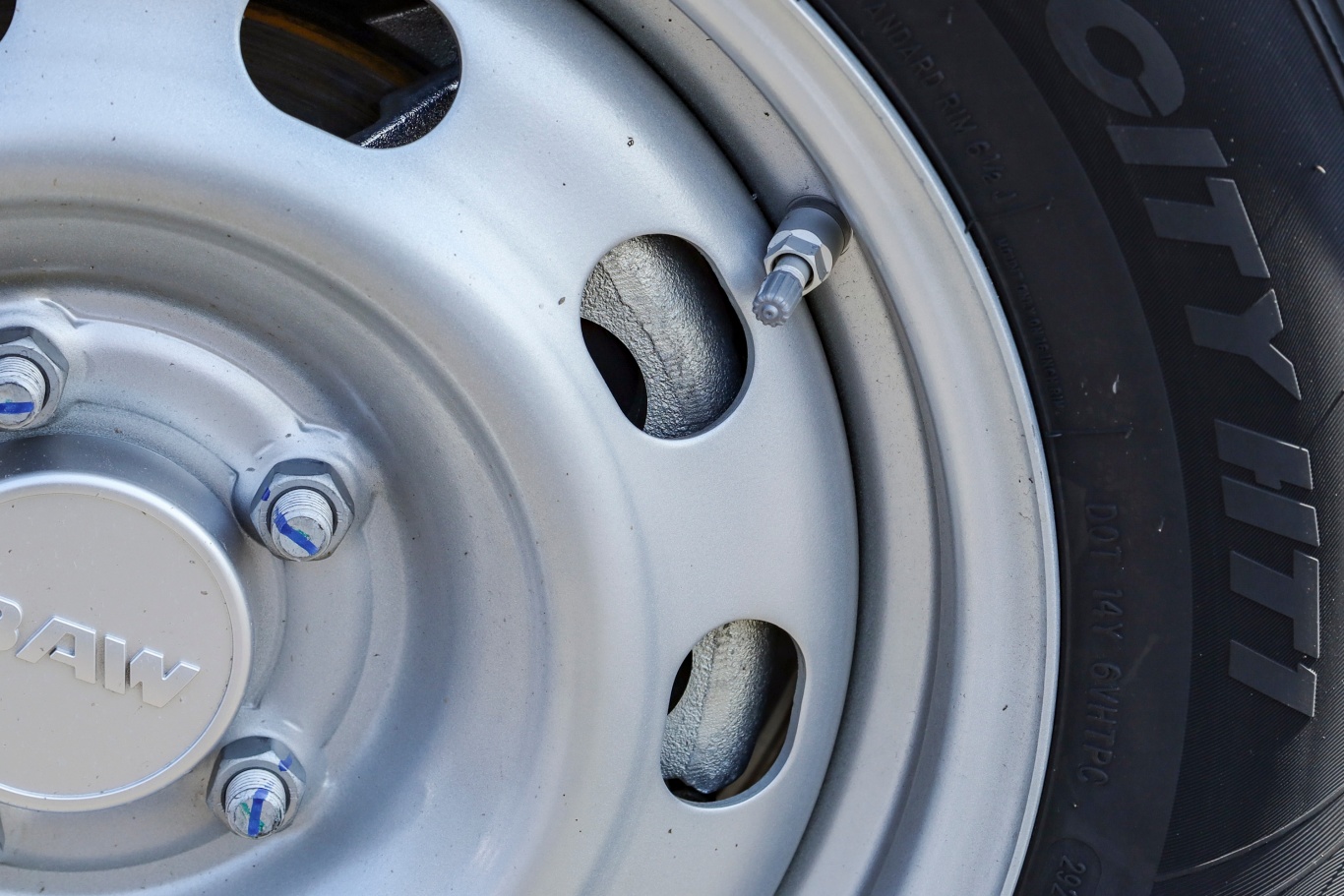 【锐胜王牌M72.0L 手动长轴舒适版 6座前刹车卡钳图片-汽车图片大全】-易车