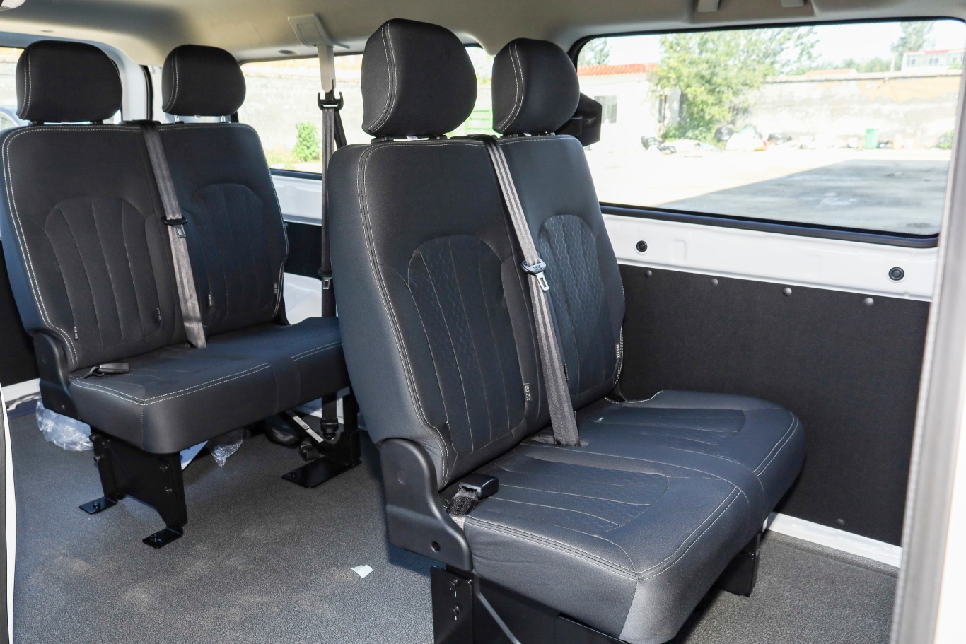 【锐胜王牌M72.0L 手动长轴舒适版 6座后排座椅图片-汽车图片大全】-易车