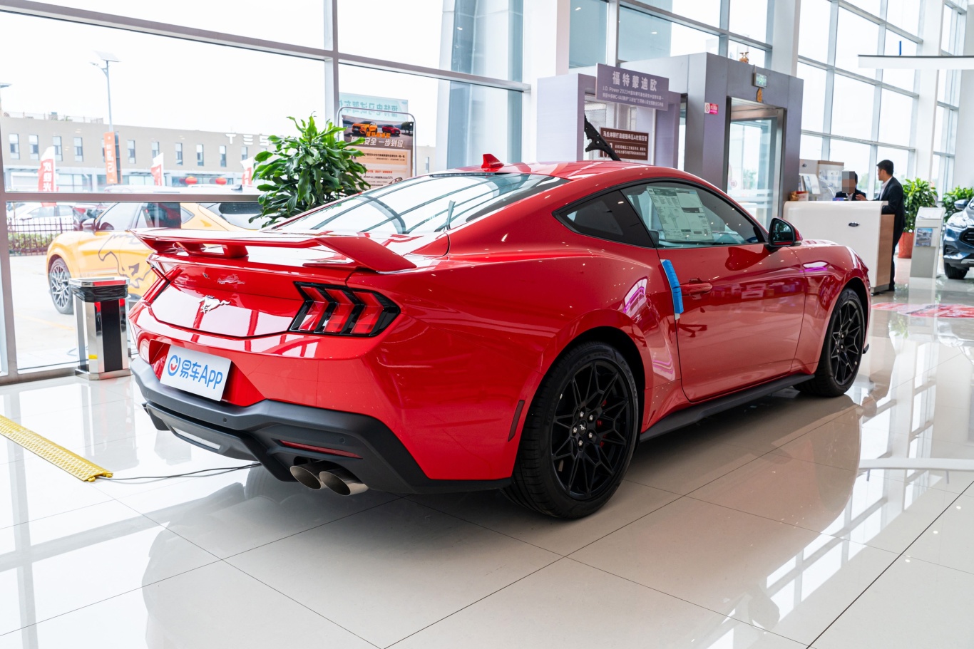 【Mustang2.3T 硬顶性能版侧后45度车头向右水平图片-汽车图片大全】-易车