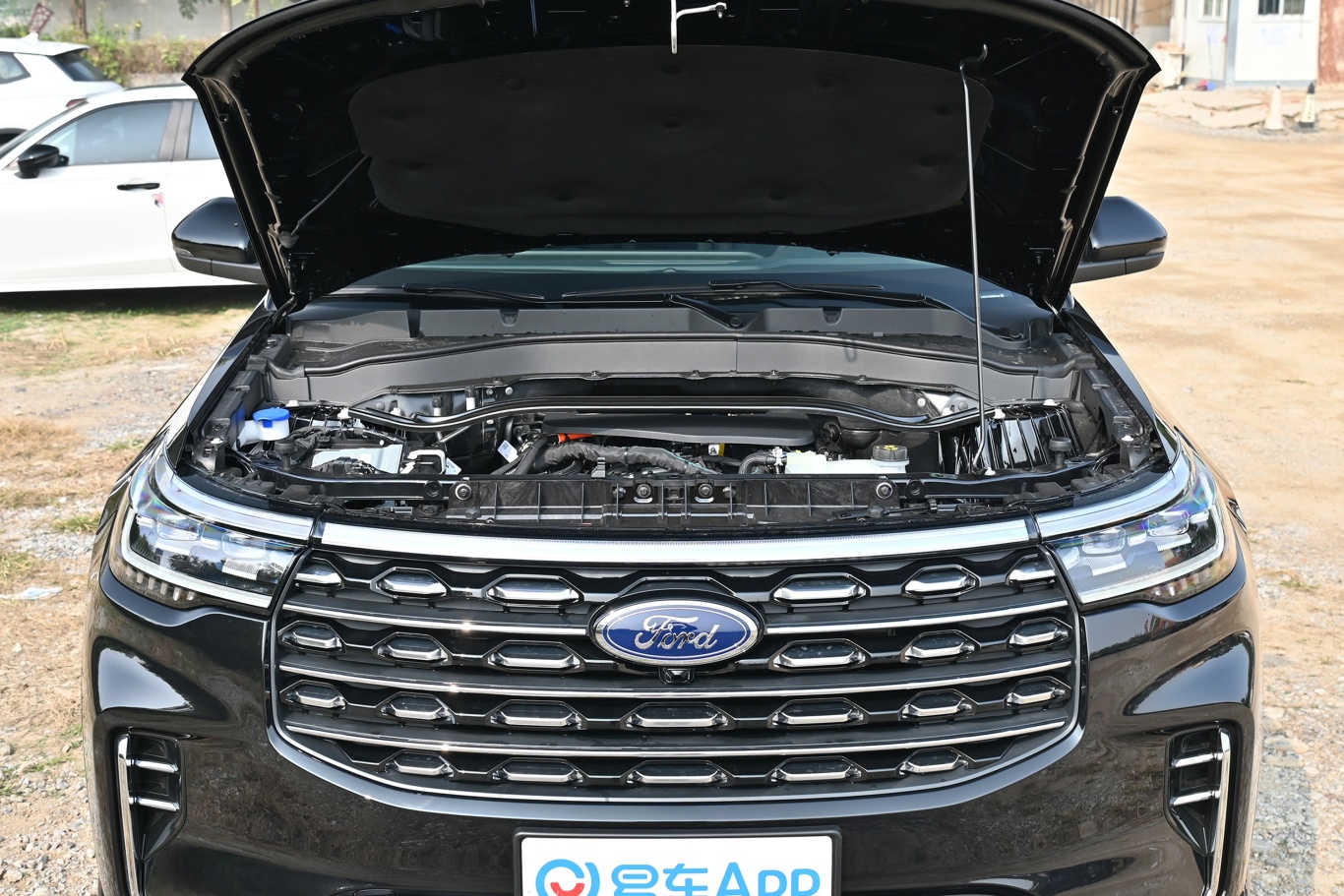 【探险者EcoBoost 285 四驱风尚plus版 6座前舱整体图片-汽车图片大全】-易车