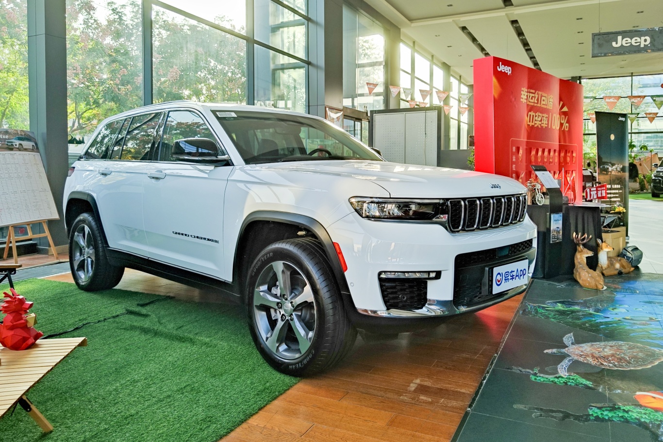 【大切诺基4xe2.0T 47km 高峰版侧前45度车头向右水平图片-汽车图片大全】-易车