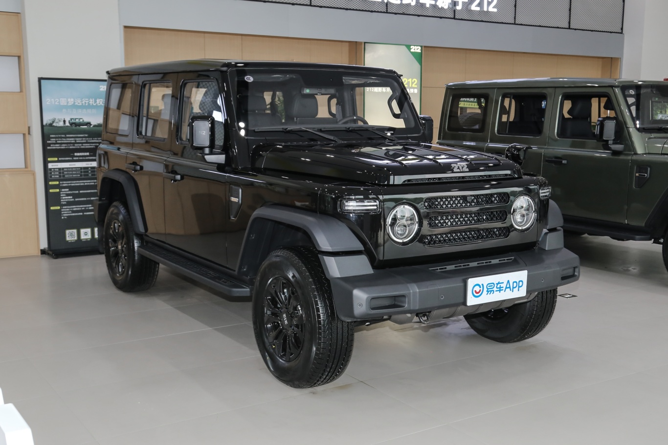 【212 T012.0T 机械师侧前45度车头向右水平图片-汽车图片大全】-易车