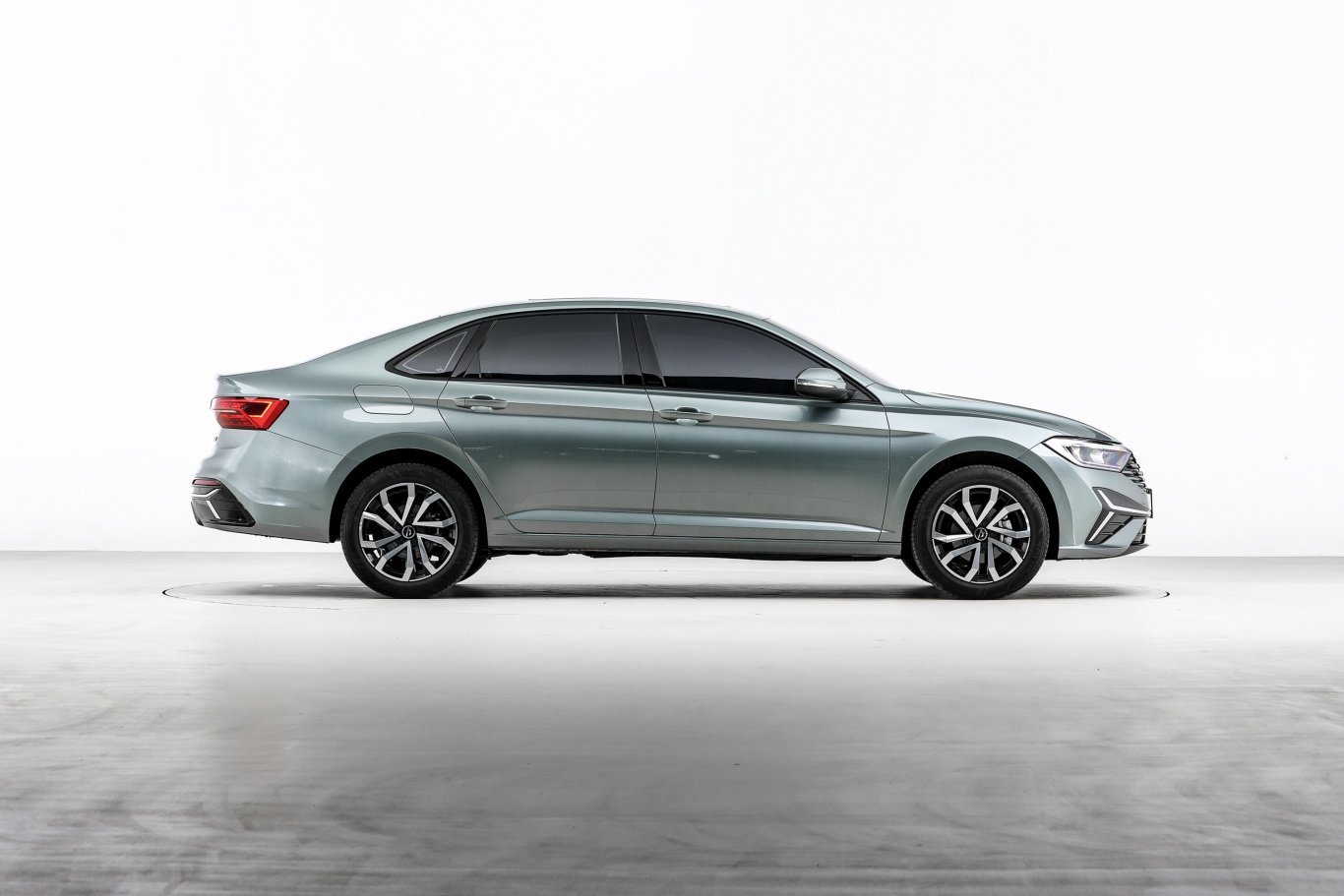 【捷达VA71.4T 先到先得版正侧车头向右水平图片-汽车图片大全】-易车