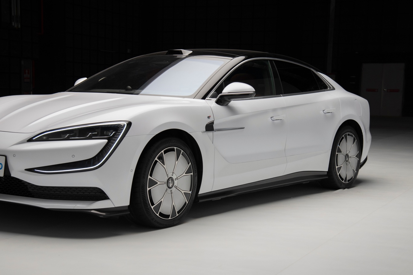 【仰望U7EV 720km 旗舰版 4座外观细节图片-汽车图片大全】-易车