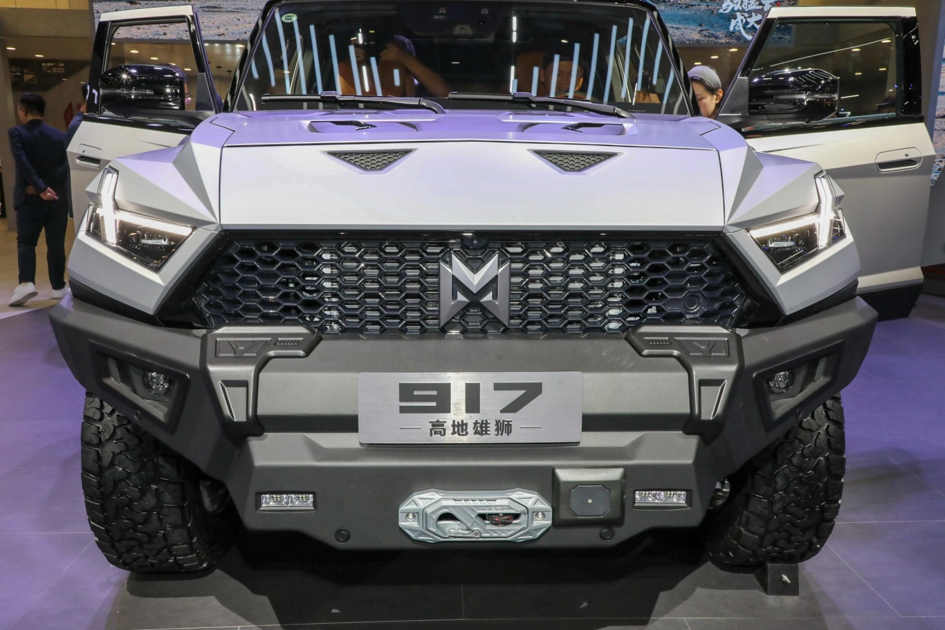 【猛士917增程版 200km 高地雄狮图片-汽车图片大全】-易车