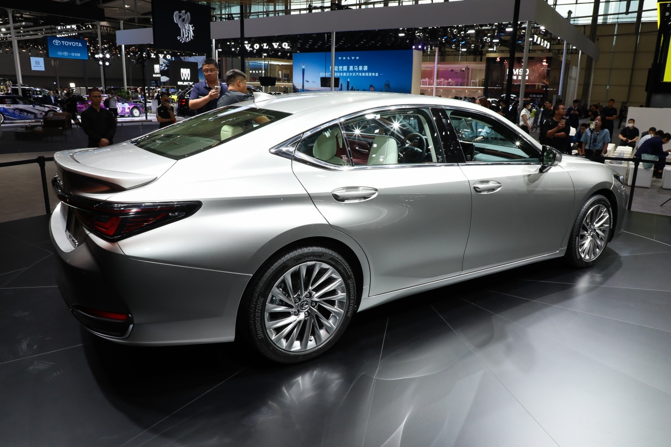 【雷克萨斯ES300h 行政版外观图片-汽车图片大全】-易车