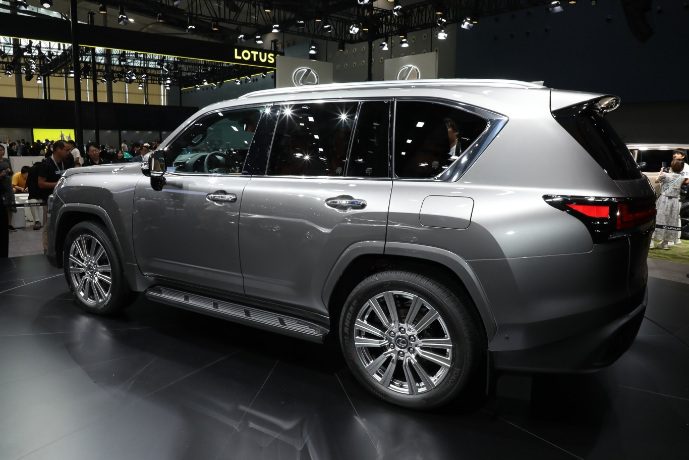 【雷克萨斯LXLX700h VIP领世版外观图片-汽车图片大全】-易车