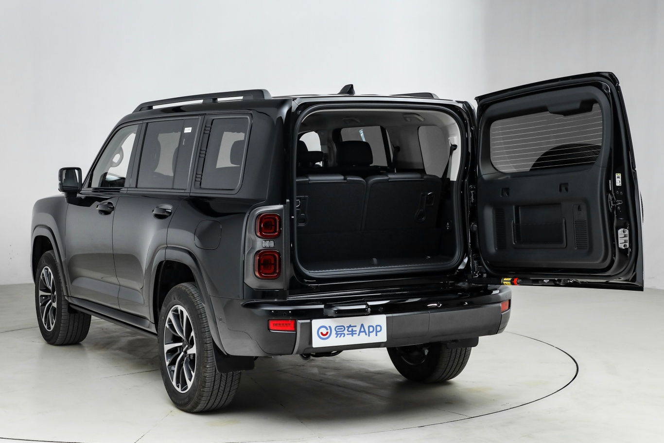 【哈弗H92.4T 极境版 7座 柴油后备厢开启45度侧拍图片-汽车图片大全】-易车