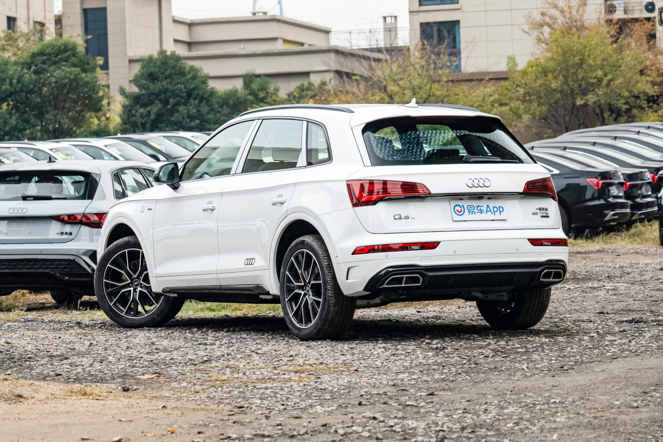 【奥迪Q5L45 TFSI 豪华动感型侧后45度车头向左水平图片-汽车图片大全】-易车