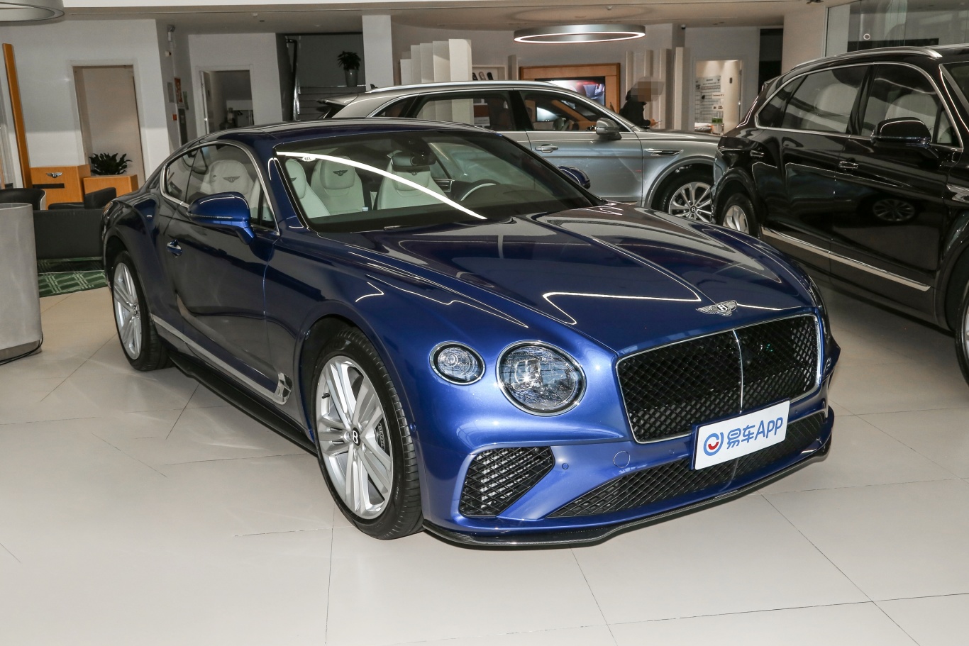 【欧陆4.0T GT V8侧前45度车头向右水平图片-汽车图片大全】-易车