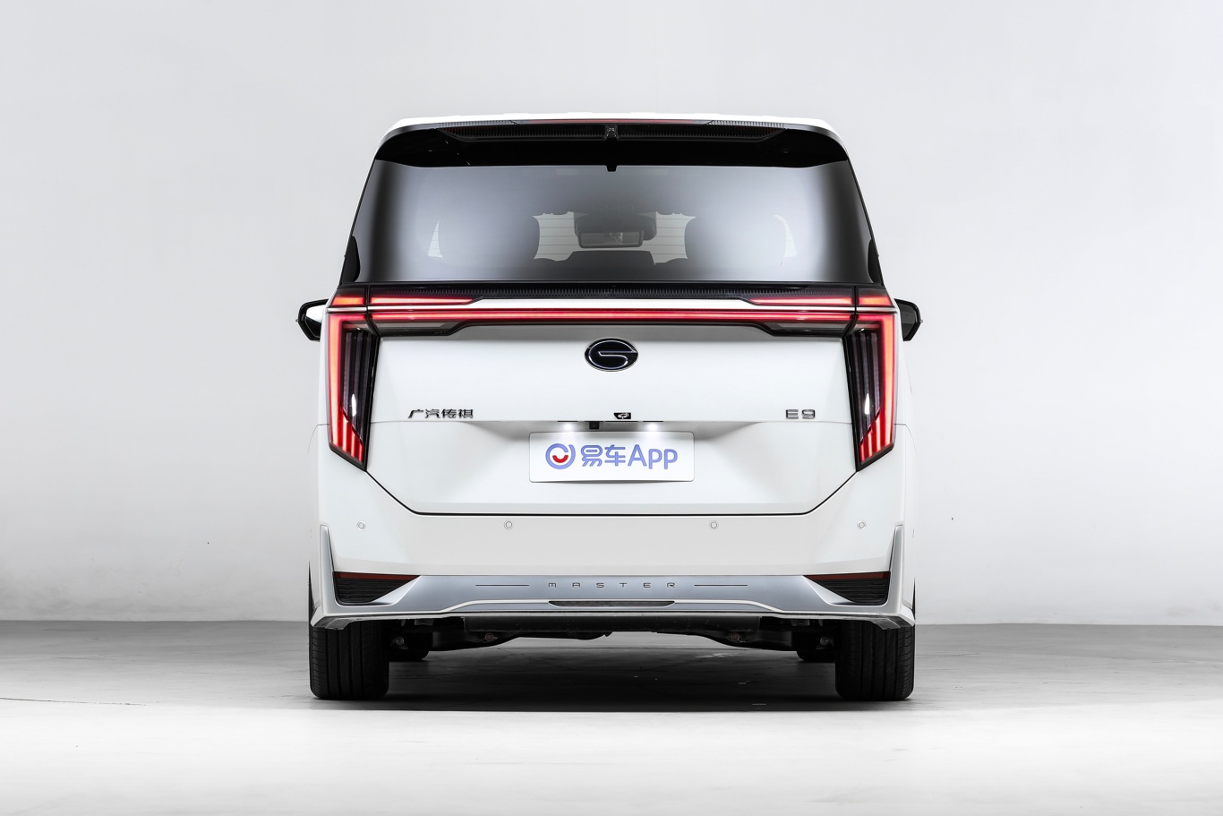 【传祺E9超级快充 2.0T 136km 宗师版正后水平图片-汽车图片大全】-易车