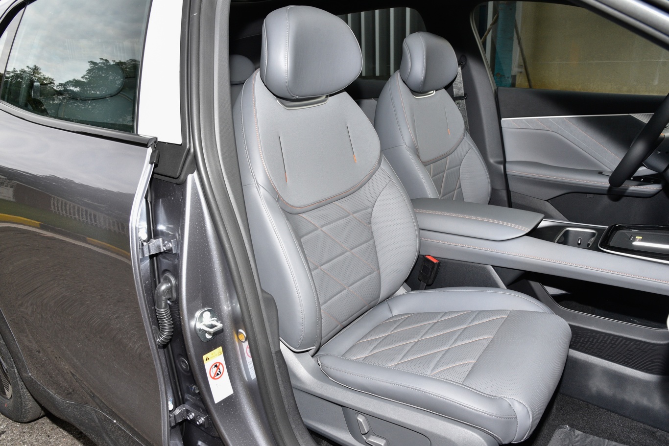 【深蓝S05纯电版 510km 510Plus副驾驶座椅图片-汽车图片大全】-易车