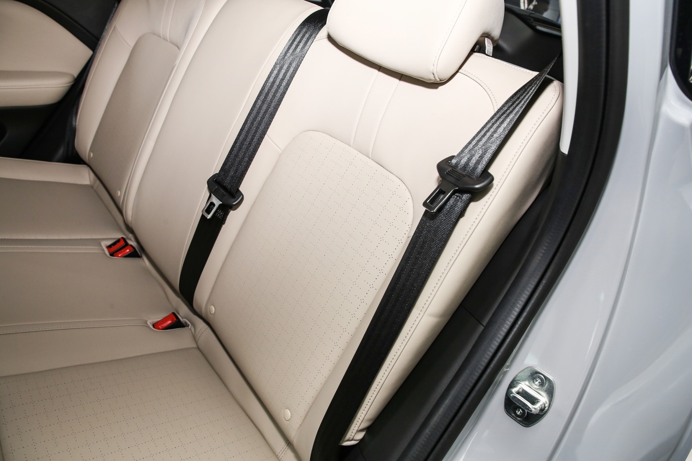 【五菱缤果PLUS510km 五座版后排空间图片-汽车图片大全】-易车